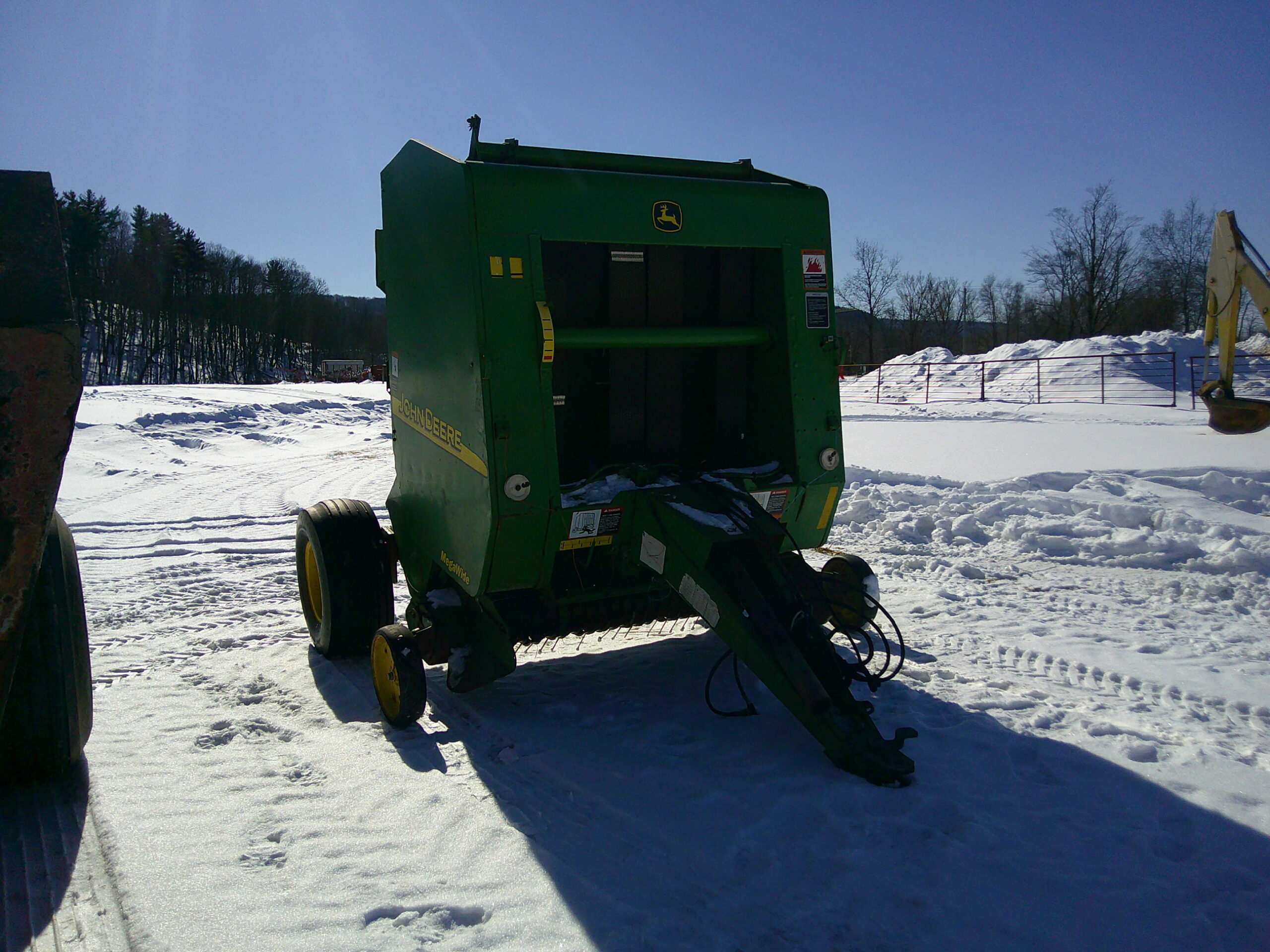 551: JOHN DEERE 447 ROUND BALER- MEGA WIDE- TWINE ONLY- $10,500 - Frank ...